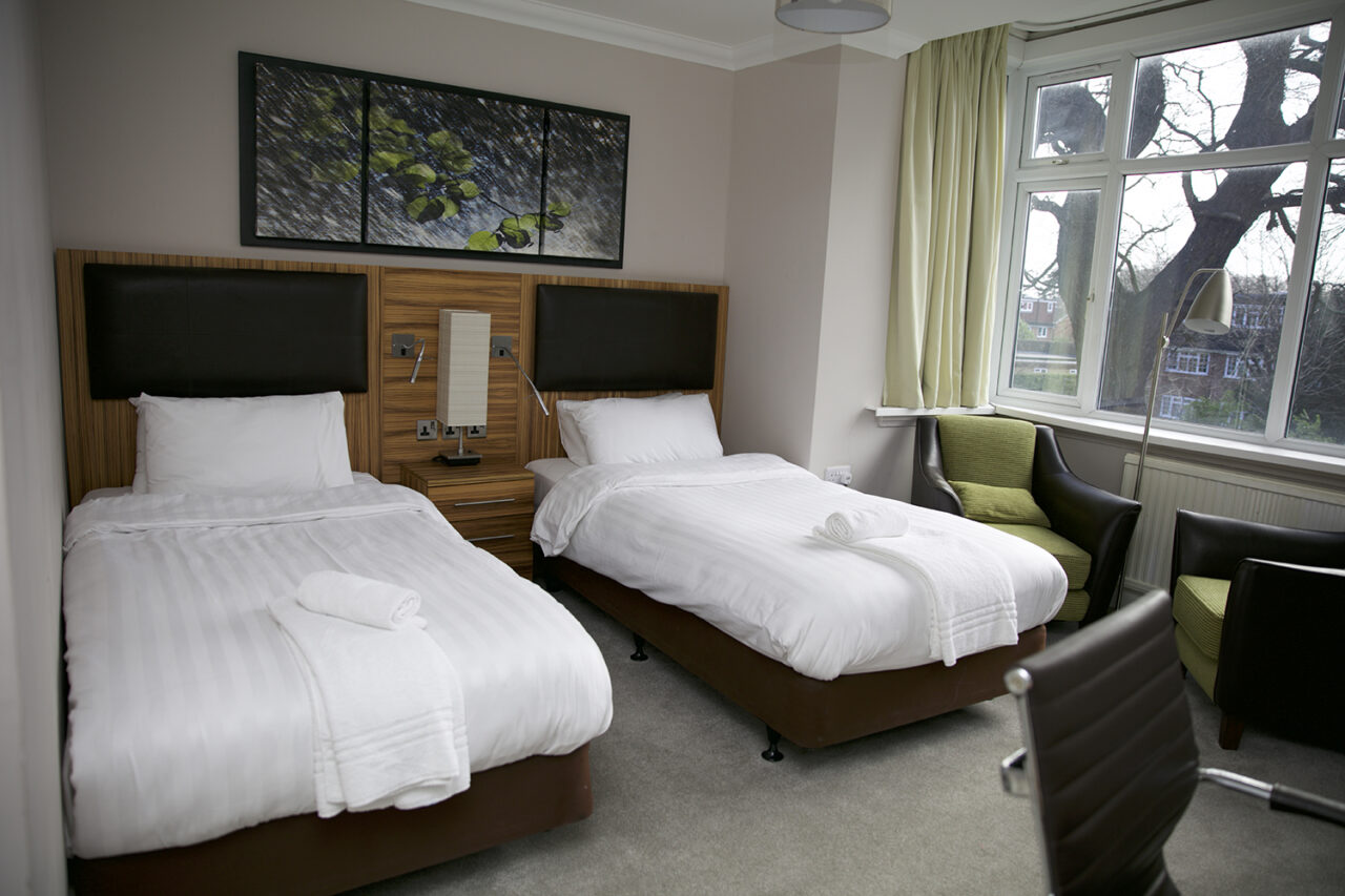 Rooms & Suites - Uno Hotel